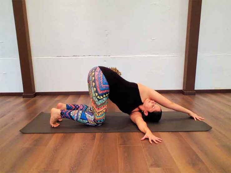 A Super Chill Yoga Flow Perfect for Sunday - YOGA PRACTICE