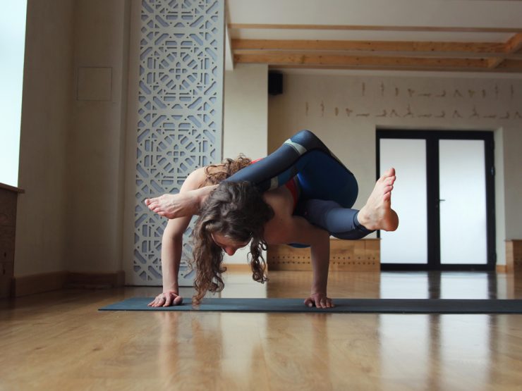 Arm Balance Yoga Flow: Twist + Strengthen - YOGA PRACTICE