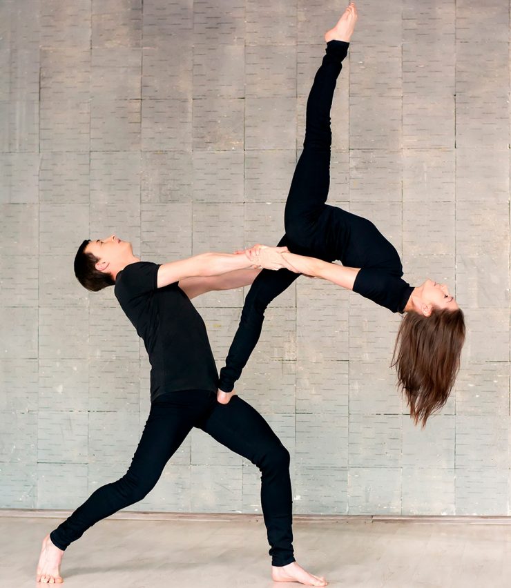 10 Things You Should Know About AcroYoga - YOGA PRACTICE